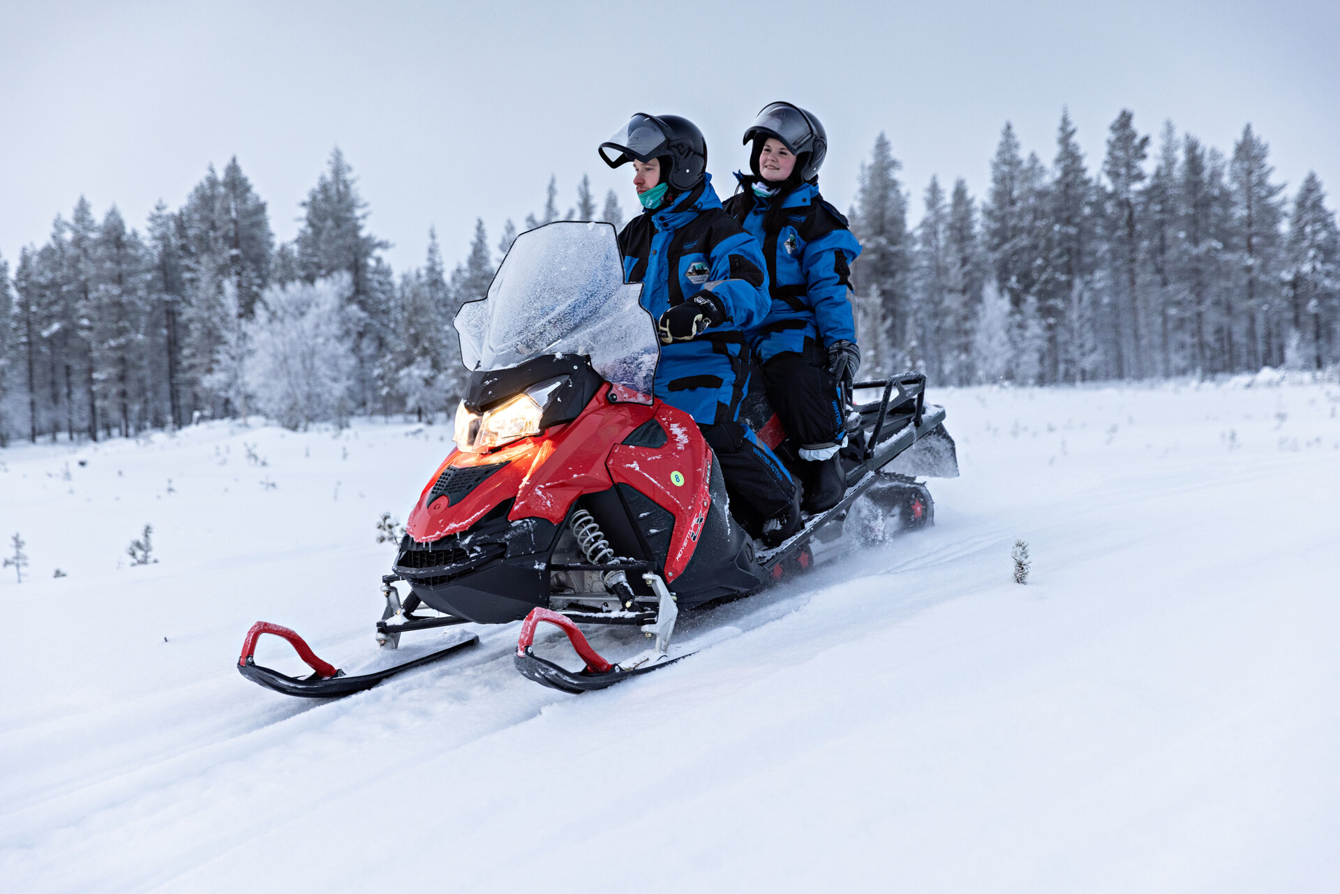 Snowmobile Safari - Arctic River Resort